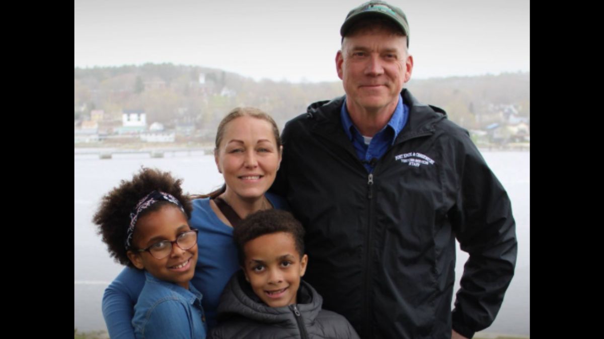 Former Army Medic Saves Collapsing Maine Mom After Rare 'Pretty ...